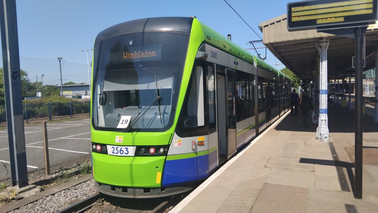 (Tram Event) - London Tramlink - Stadler Variobahn - 2563 - at Elmers ...