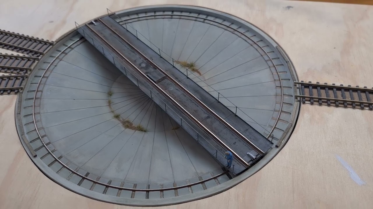 AndIan Models 75' Turntable running a MERG indexing system. - YouTube