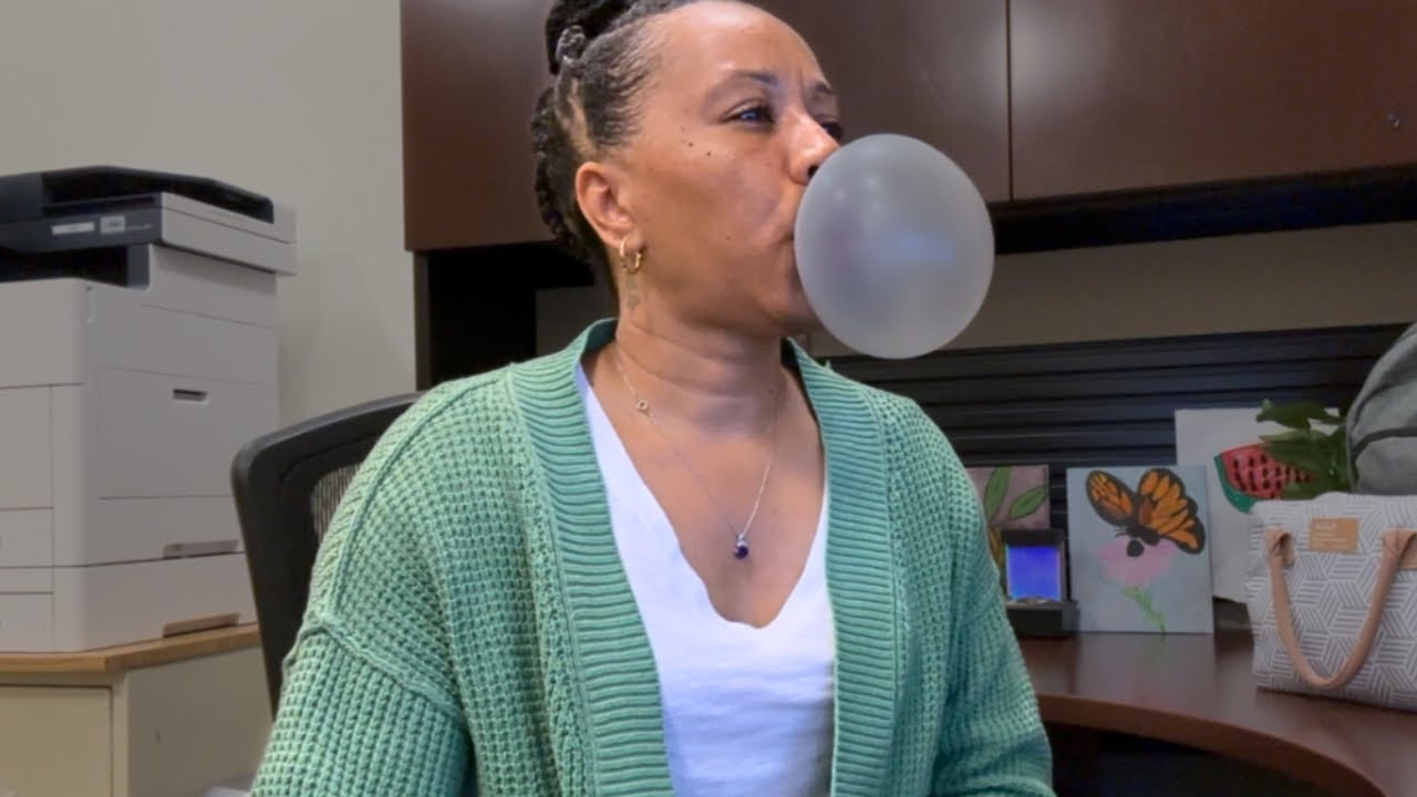 Relax: Gum Chewing & Bubble Blowing ASMR #asmr - YouTube