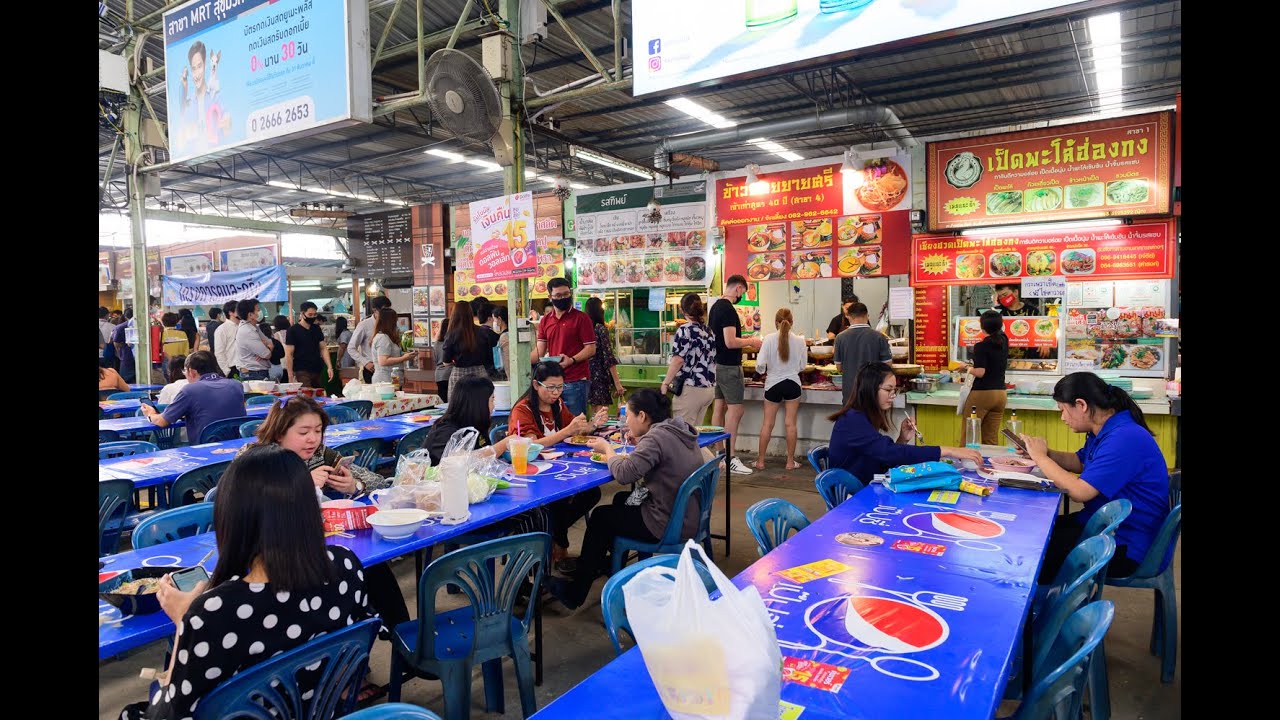 [4K] 2020 "Ruam Sab Market" cheap street food on lunchtime at Asok road ...