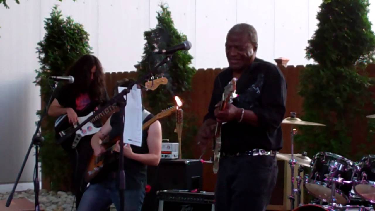 Freddie Lee Band - Right Now at the Steel Bridge Song Fest - YouTube