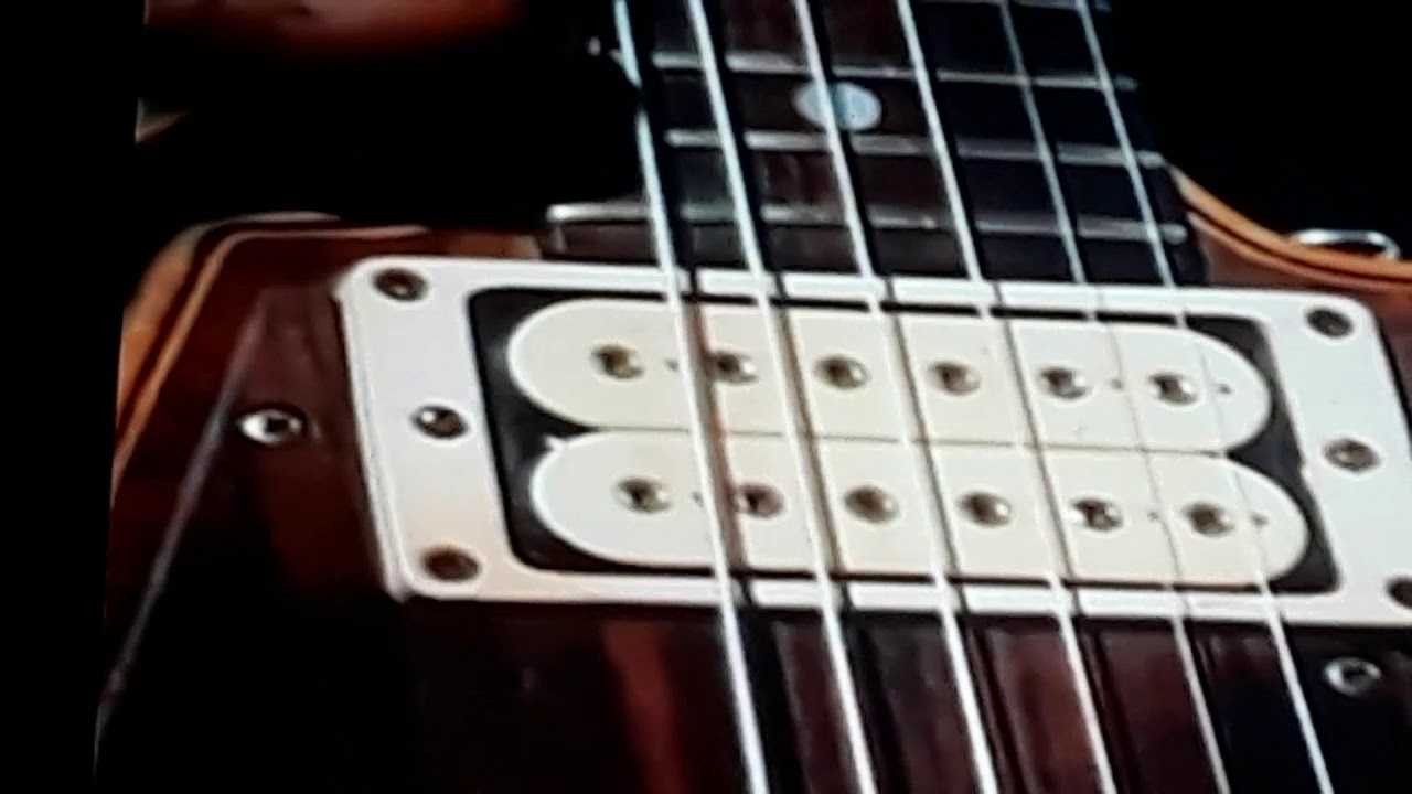 Albert King talks about playing the custom flying V guitar left handed ...
