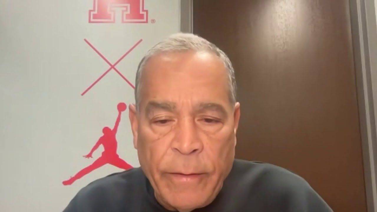 Houston basketball coach Kelvin Sampson speaks on team's hot start to ...