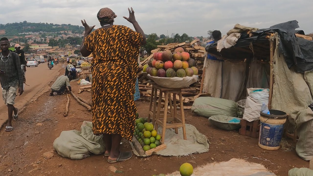 REAL LIFE INSIDE A LOCAL AFRICAN COMMUNITY🌍🇺🇬👣(bluntly astounded) - YouTube