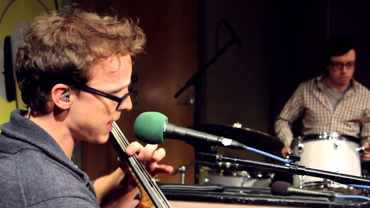 Ben Sollee performs "Captivity" - YouTube