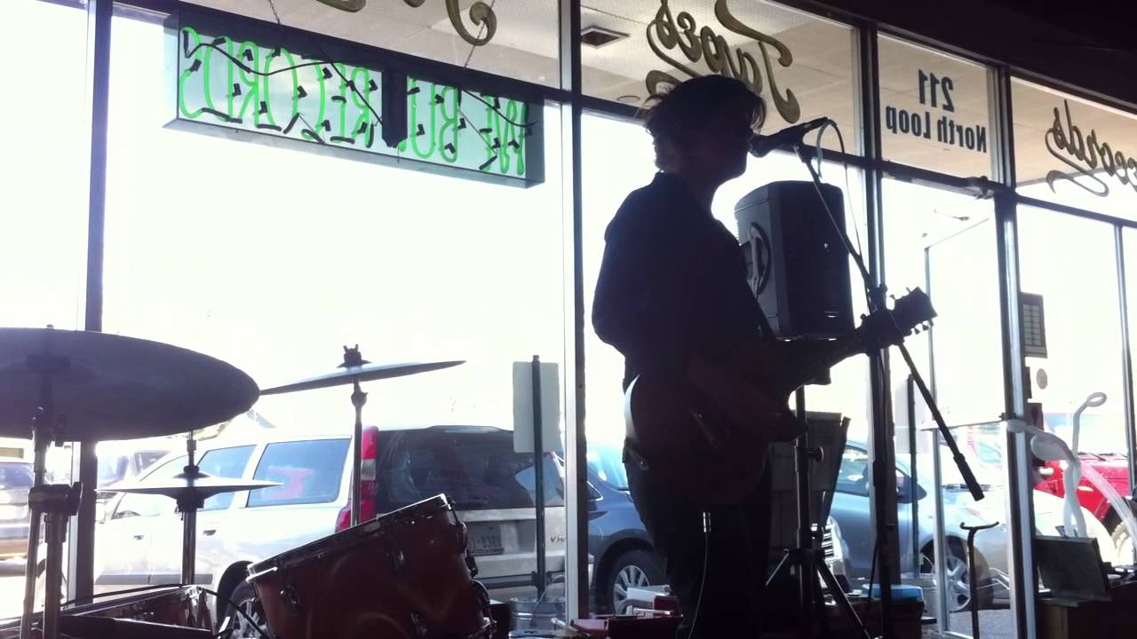 Rebecca Gates - "Sunday" Live at Breakaway Records - YouTube