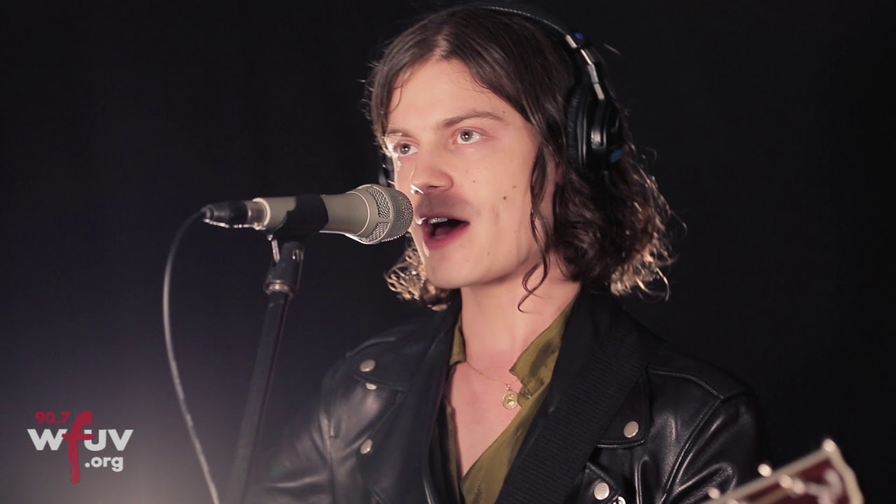 BØRNS - "10,000 Emerald Pools" (Live at WFUV) - YouTube