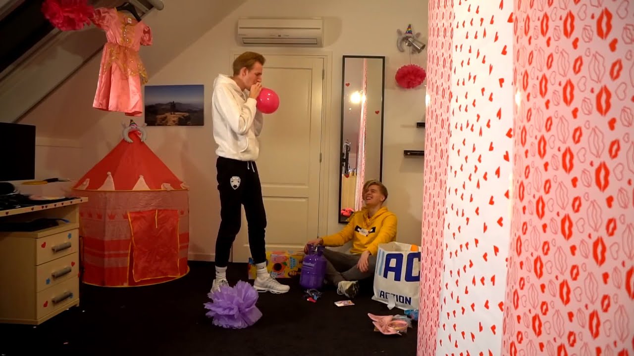 Matthy en Koen doen ballonnetjes op Thuishaven - YouTube