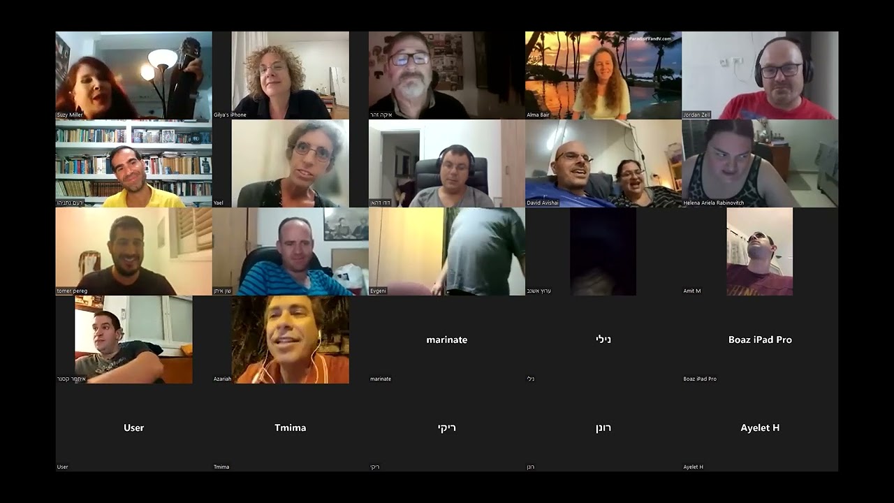 סוזי מילר שרה חי את שיר הפתיחה Sing a Song - YouTube