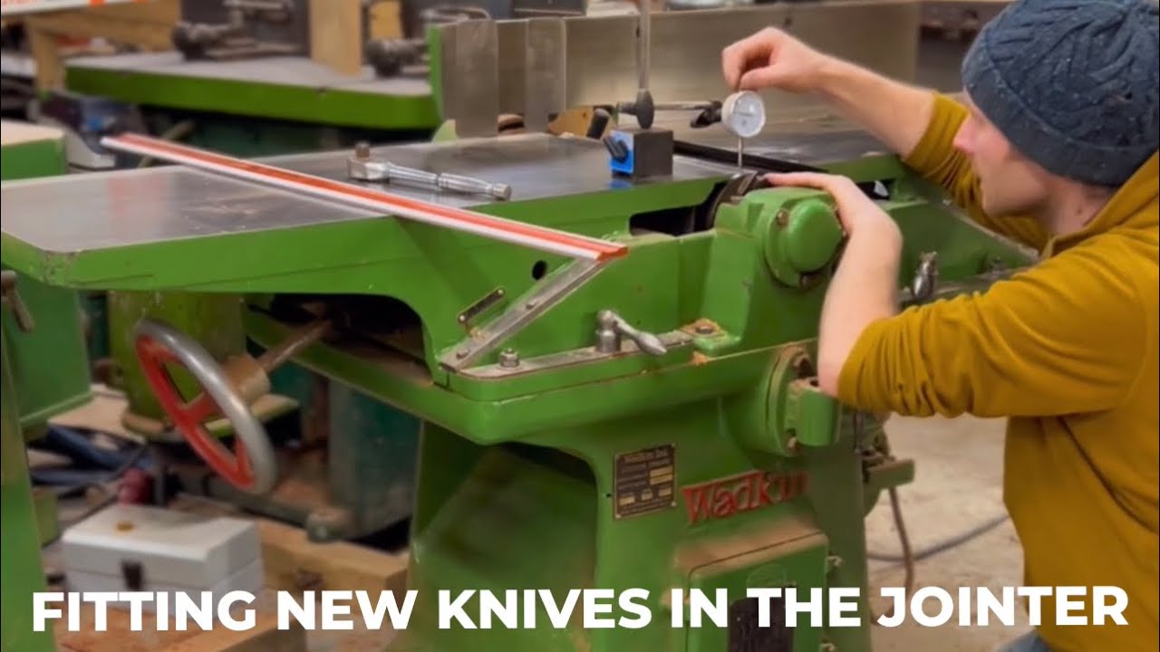 Fitting new knives in the jointer wadkin rd - YouTube