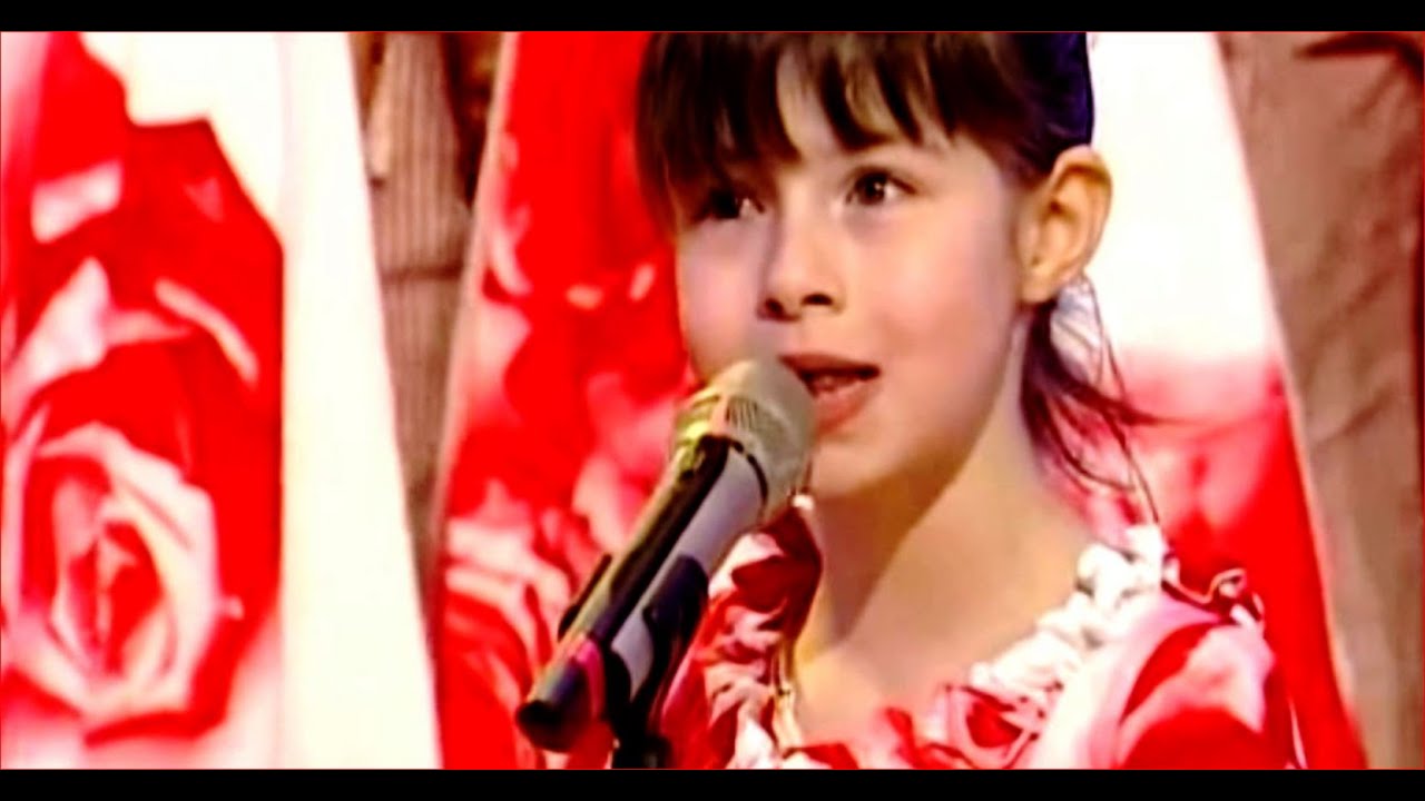 Rebecca e Sofia & Piccolo Coro. Le api del convento - YouTube