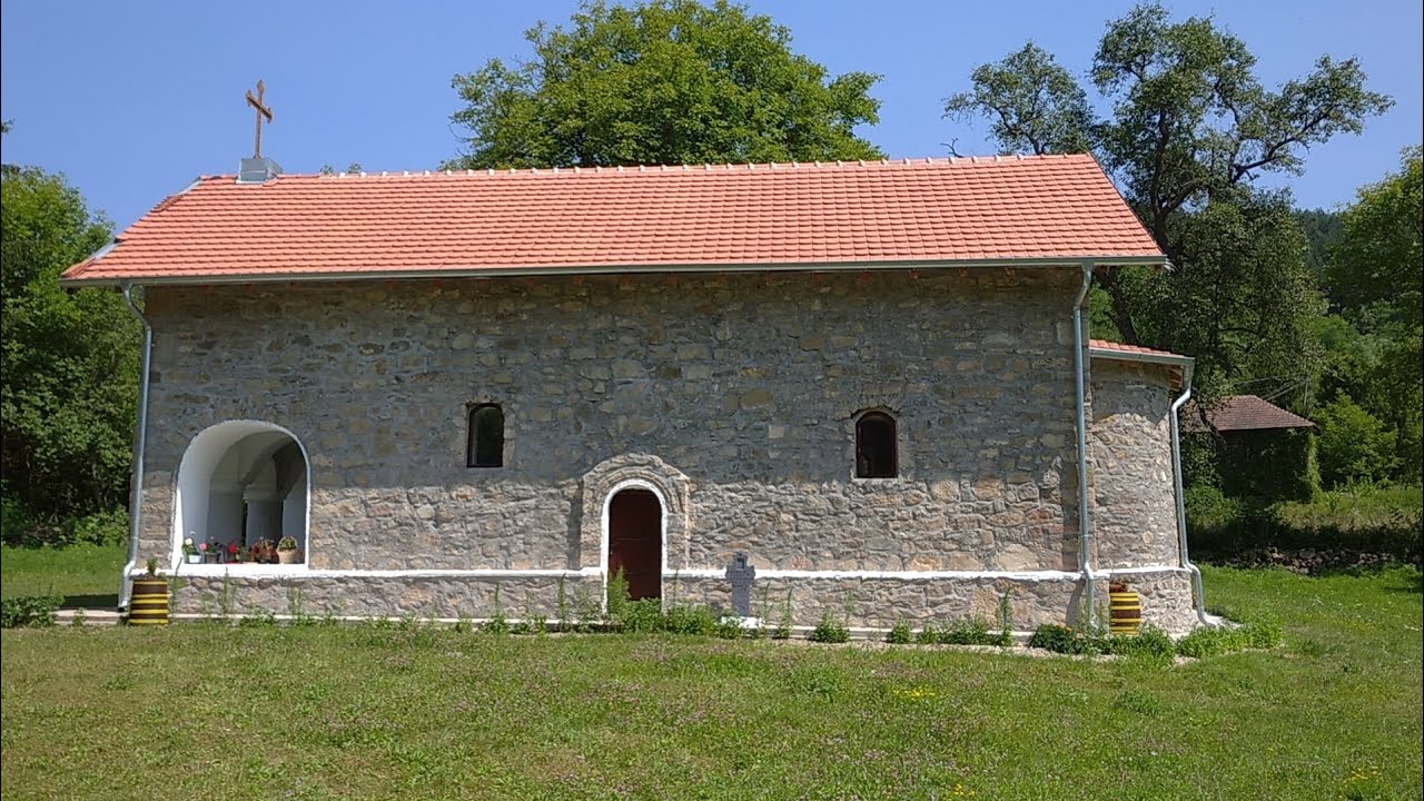Selo Studena i renovirana crkva -opština Babušnica - YouTube