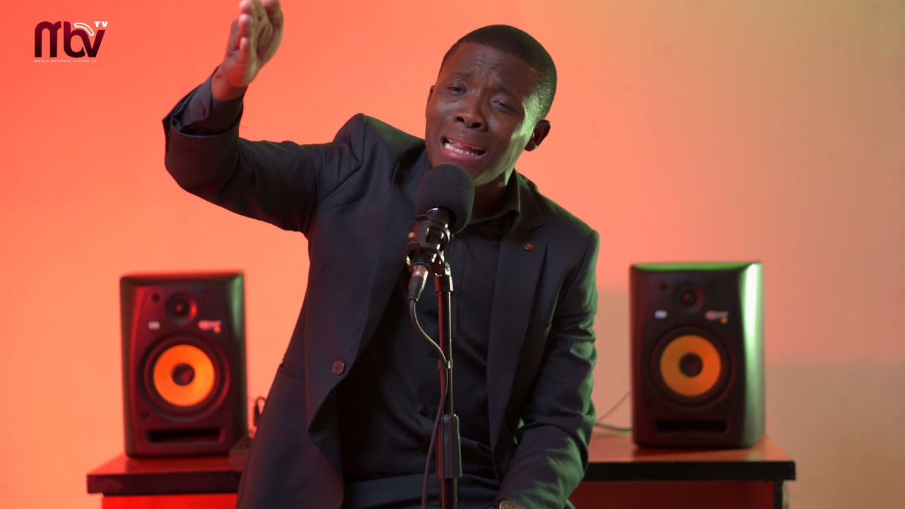 Lungelo Hlongwane Performing Uyangilwela Ubaba Live On Mbv Tv Exclusive ...