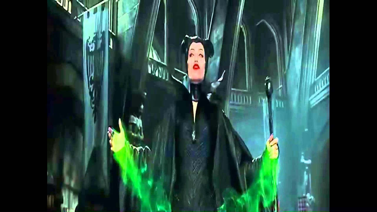 Extrait du film maléfique. Le maléfice sur la princesse Aurore - YouTube