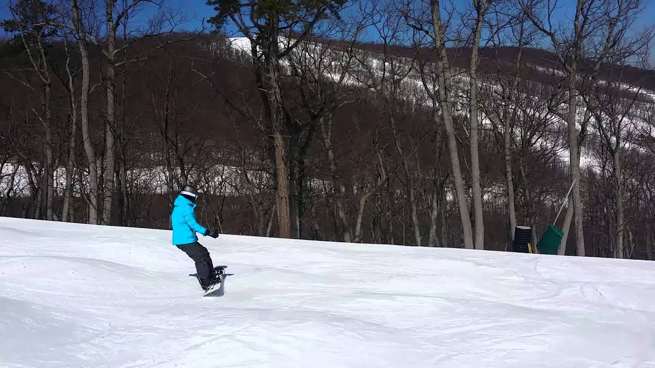 Snowboarding on moguls - YouTube