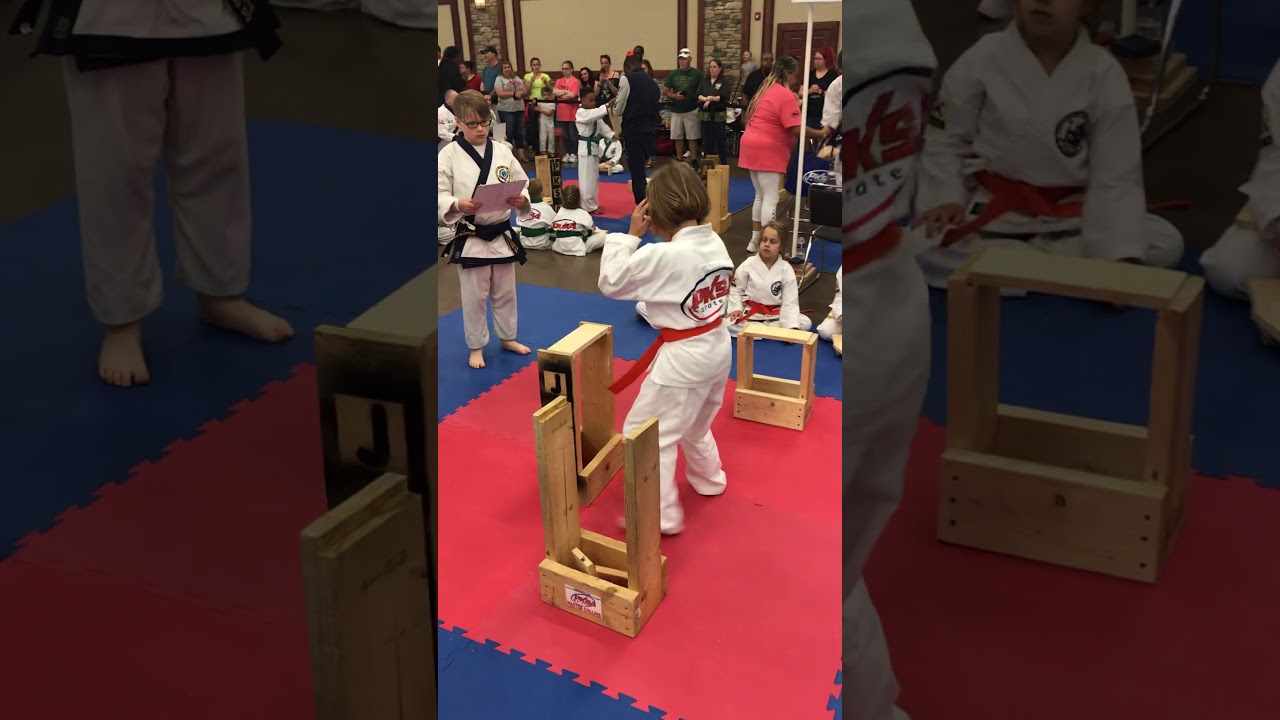 Breaking boards Karate - YouTube