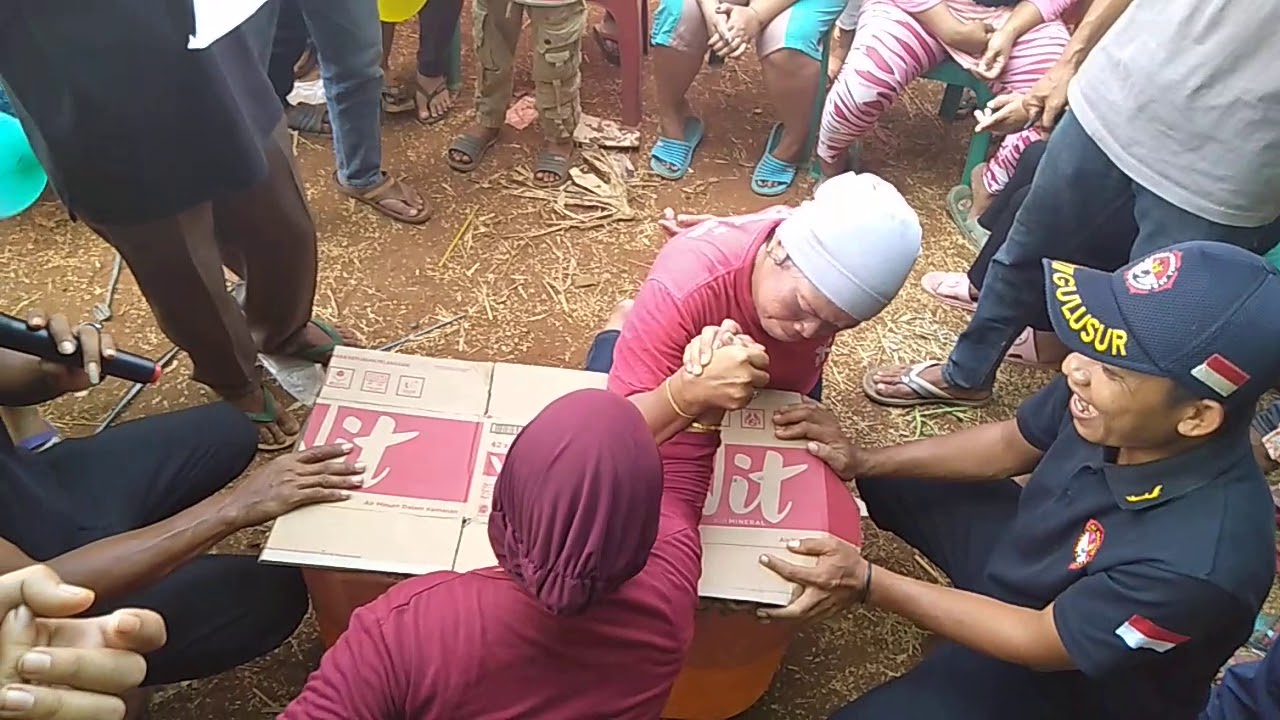 Lomba adu tanco perempuan kuat kuat emak emak - YouTube