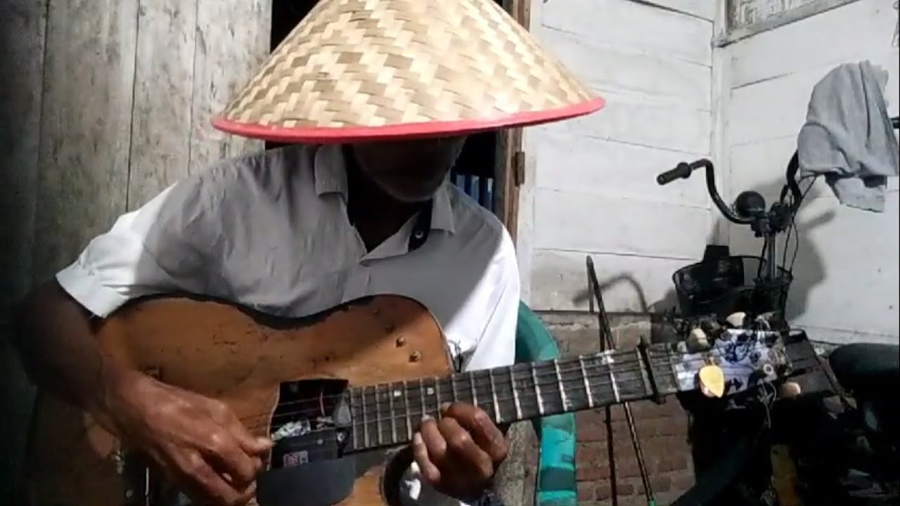 Instrumen Gitar Clasik Pengamen Tua - YouTube