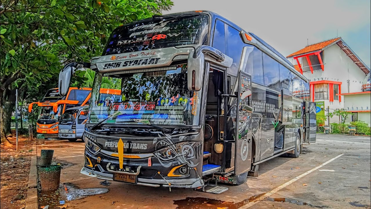 telolet basuri bus Performa trans utama EMIR SYAFA'AT - YouTube