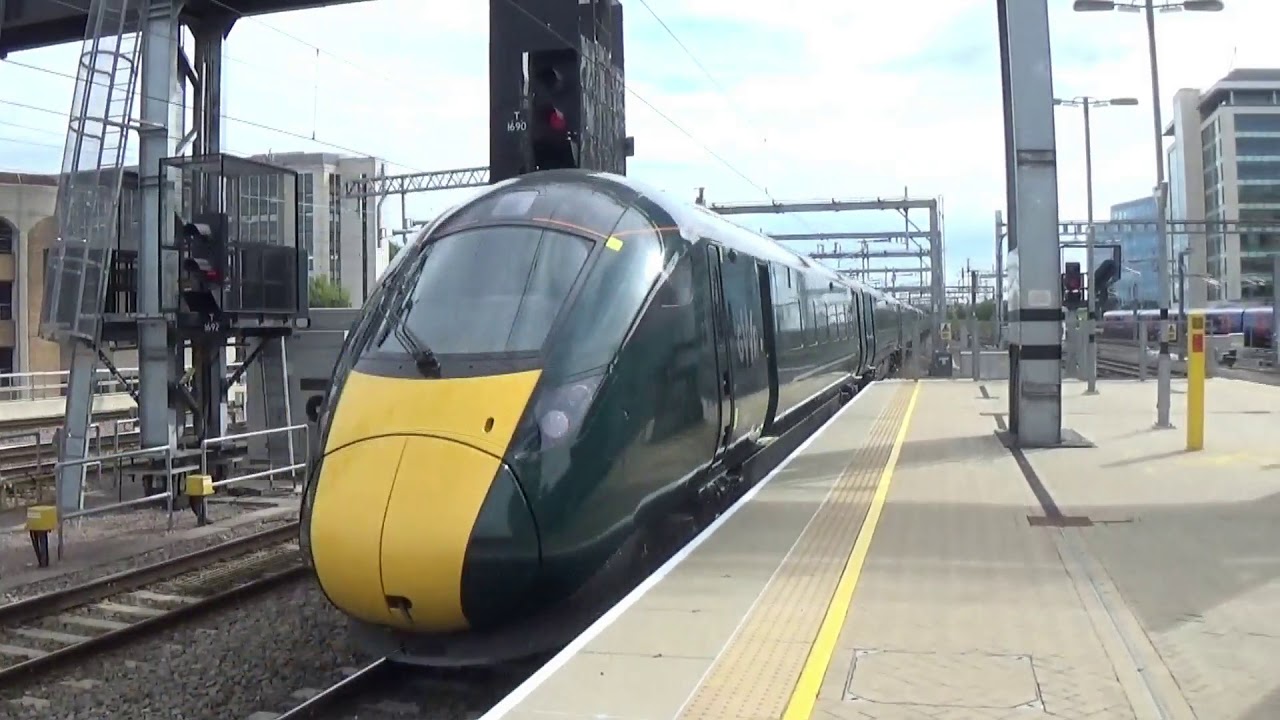 9-car Class 800 departing Reading - 08/09/2018 - YouTube