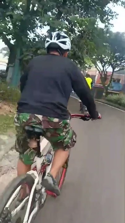 GOWES BARENG BAPAK TNI#gowes #sepeda #mtb #cycling #shorts #youtubeshorts - YouTube