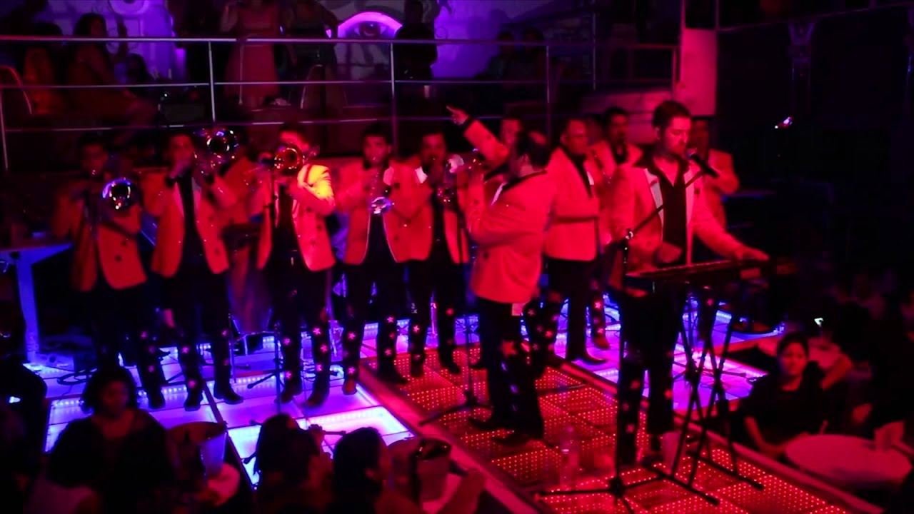 BANDA EL CERRITO EN VIVO "PORQUE TUVO Q SER ASI" - YouTube