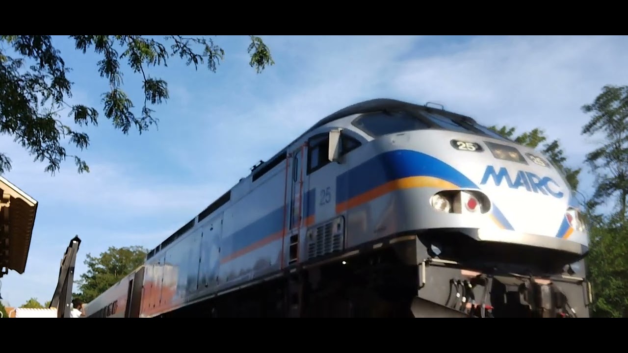 Marc Train p875 at Gburg with @AMTRAKFAN60600 and a retired cab car ...