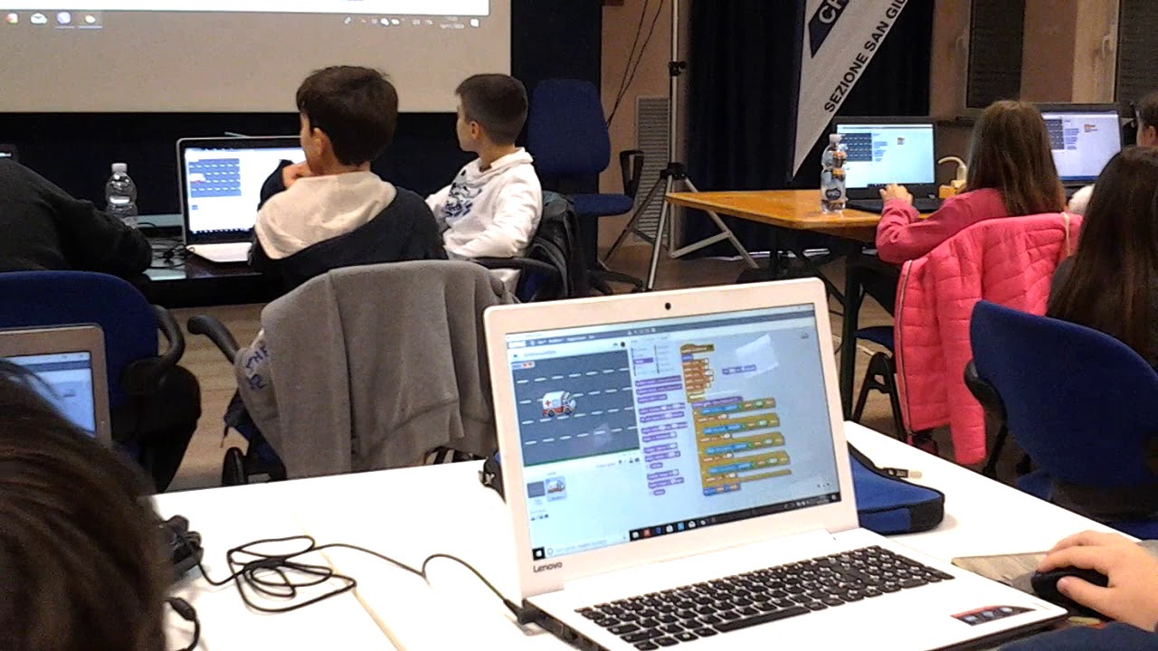Lezione di Coderdojo: cos'è e come si svolge - YouTube