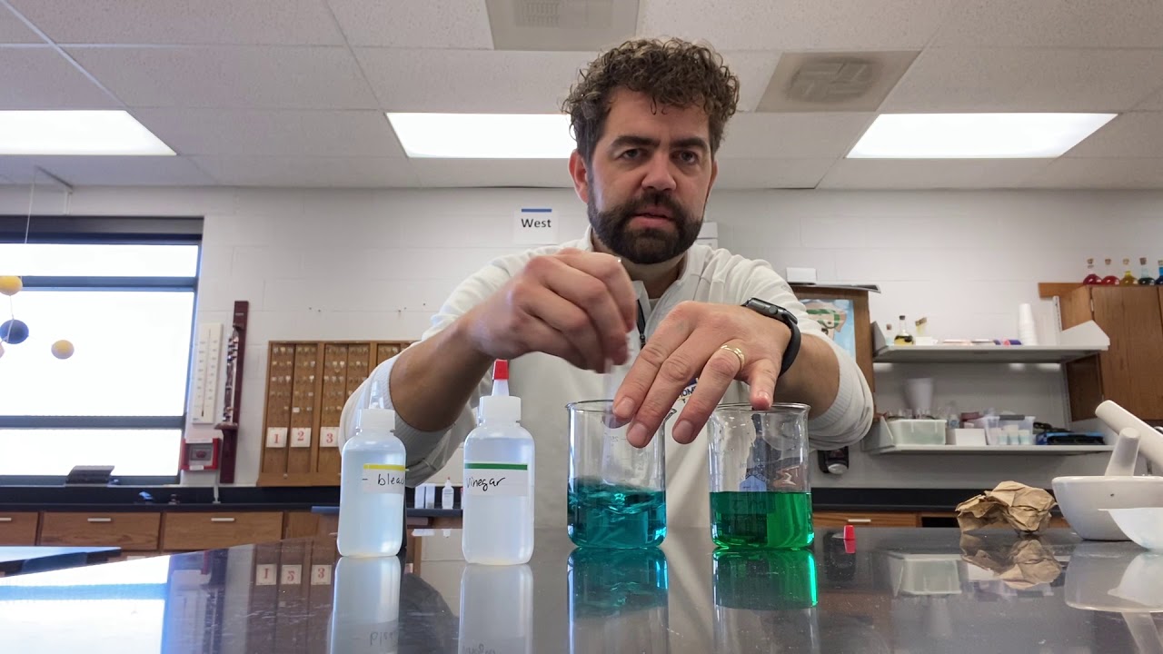 Bleach And Food Coloring - YouTube