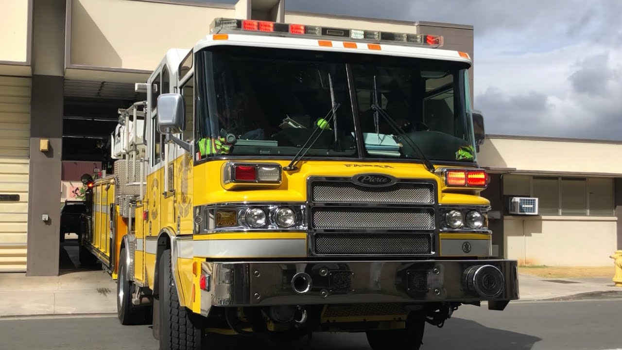 (Fed. Q + Air Horn) HFD Ladder 2 Responding - YouTube