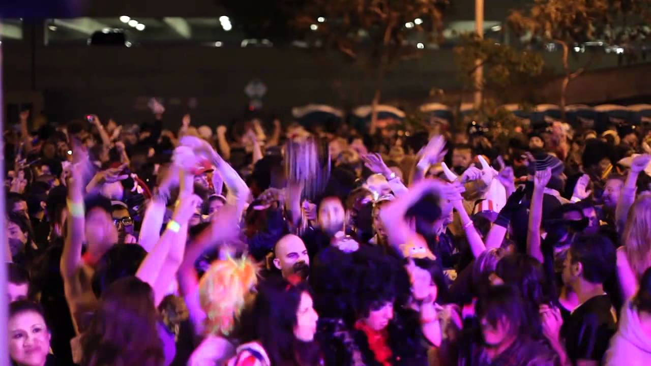 Zen Freeman Live DJ Set - 400,000 people at The West Hollywood ...