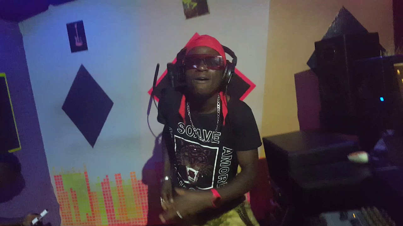 SIZZA lovix @ Eno Beats Studio session - YouTube