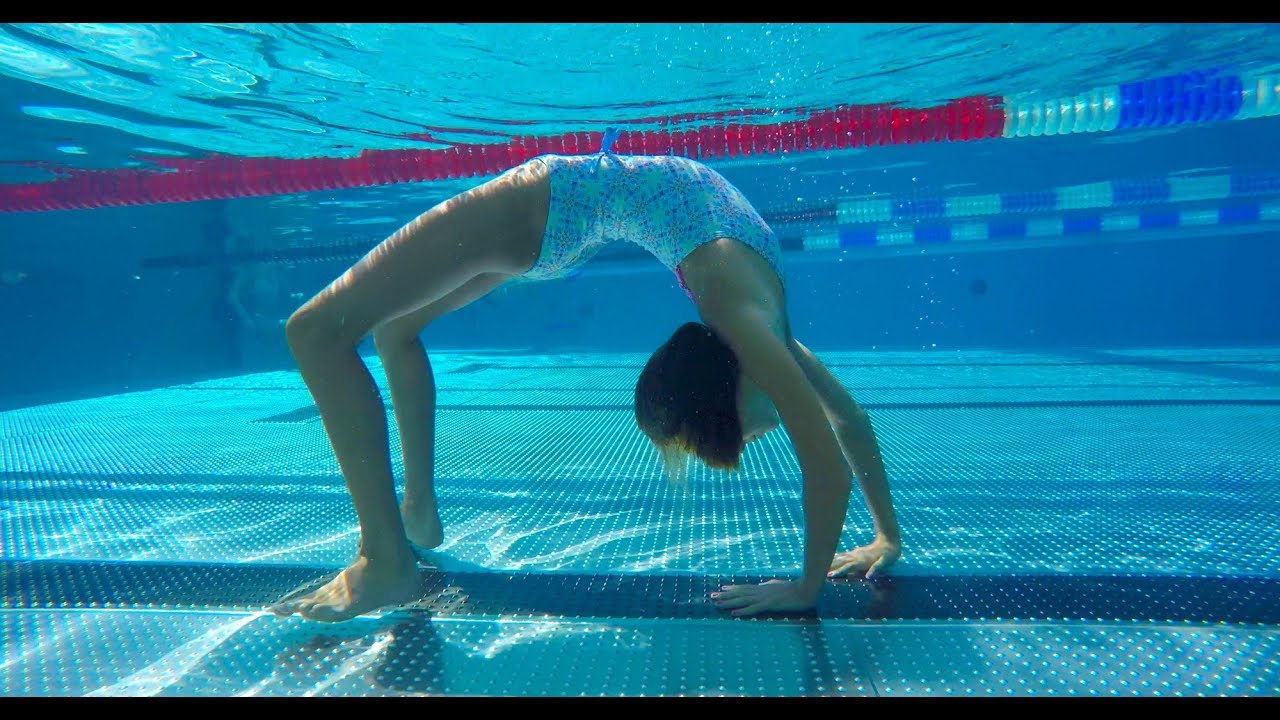Carla Underwater Doing Underwater Gymnastics Youtube