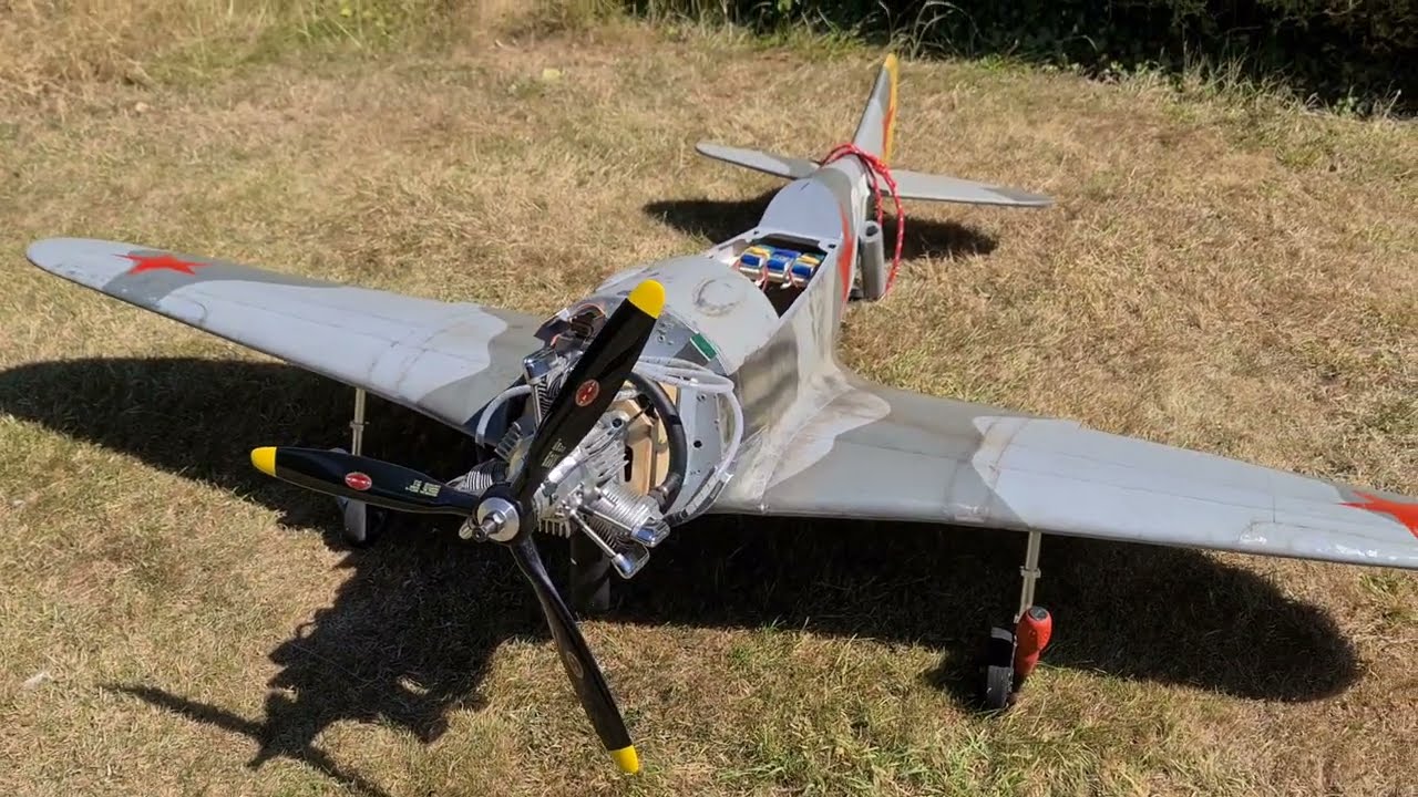 Saito FG 84-R3 in a CY La-7. - YouTube