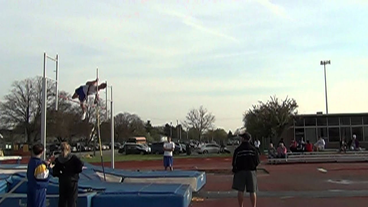 Kevin Pullen - Gahanna Lincoln - First Meet - Pole Vault - YouTube