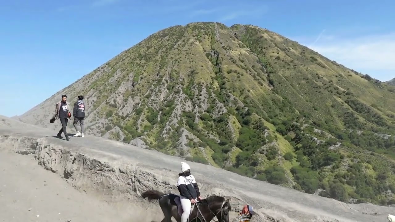 Naik Kuda di Gunung Bromo l Bromo Tengger Semeru National Park - YouTube