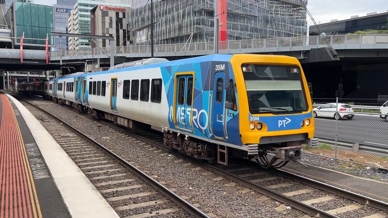 Metro X'Trapolis Arriving at Southern Cross Station (Not in Service ...