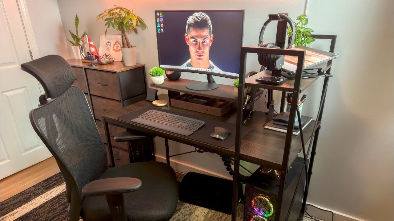 Minimalist Desk Setup 2023 - (Student Edition) - YouTube