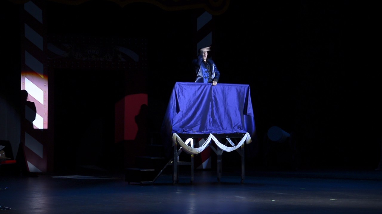 Aparición Magica Auditorio Nacional Mago Angello - YouTube