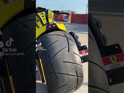 Moto japonaise grosse roue