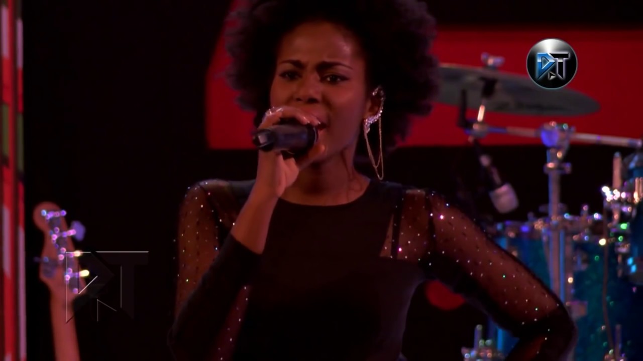 MzVee performs at Akosua Agyapong at 25 concert - YouTube