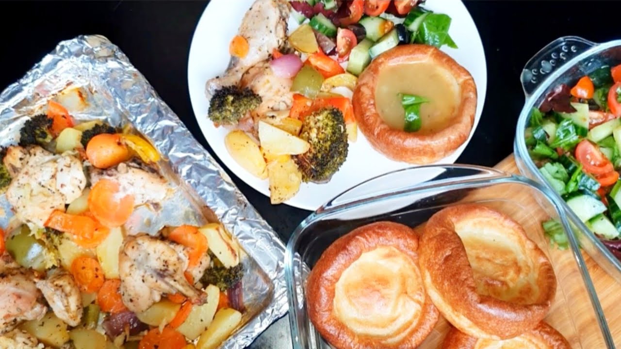 chicken roast dinner/ chicken roast with Yorkshire pudding & vegetables ...