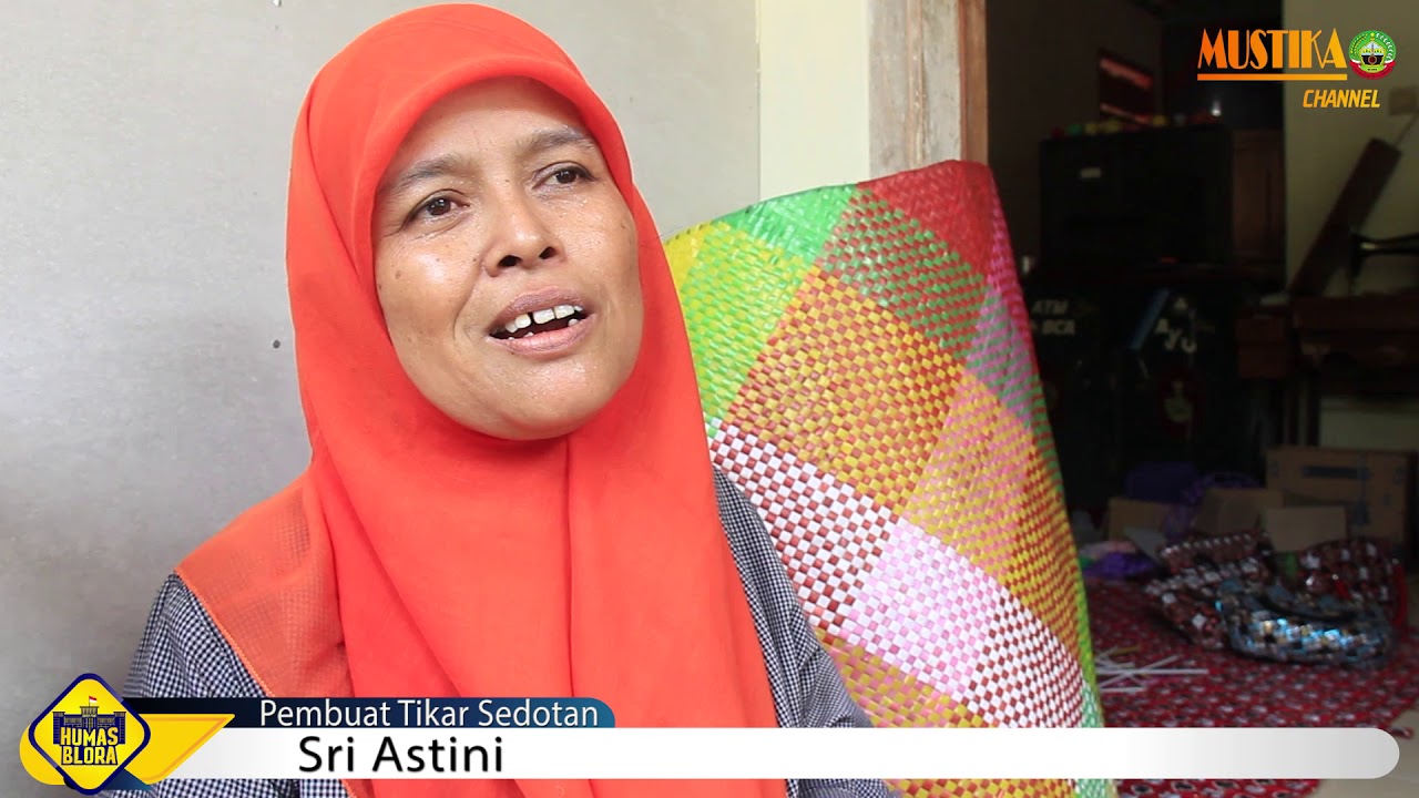 Sri Astini Manfaatkan Limbah Sedotan Jadi Tikar Cantik - YouTube