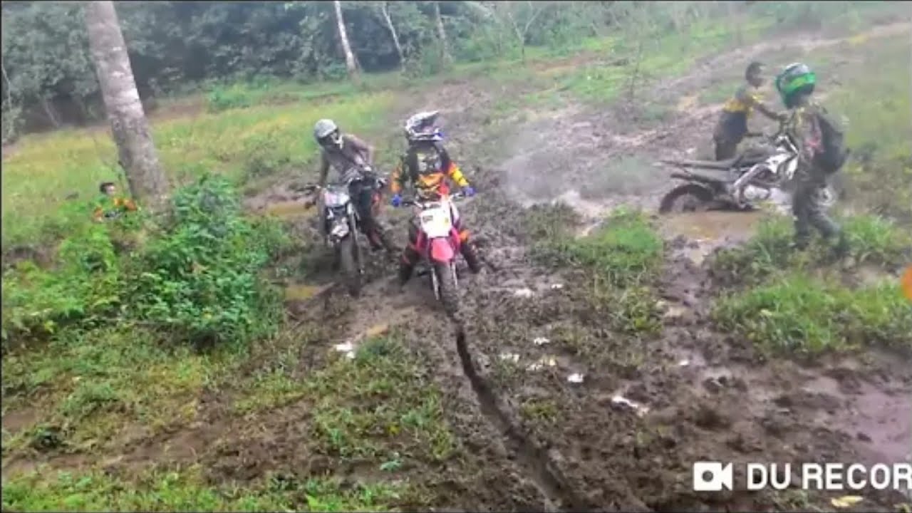 Indonesia Dirt Bikes Mud Bogging - YouTube