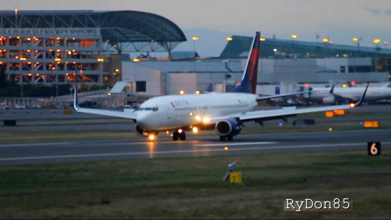 PDX - Delta Airlines - Boeing 737-832 [N3748Y] - Runway 10L Arrival ...
