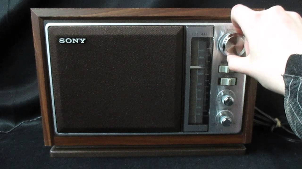 "Sony" table radio @ gronlineauction.com (49525) - YouTube