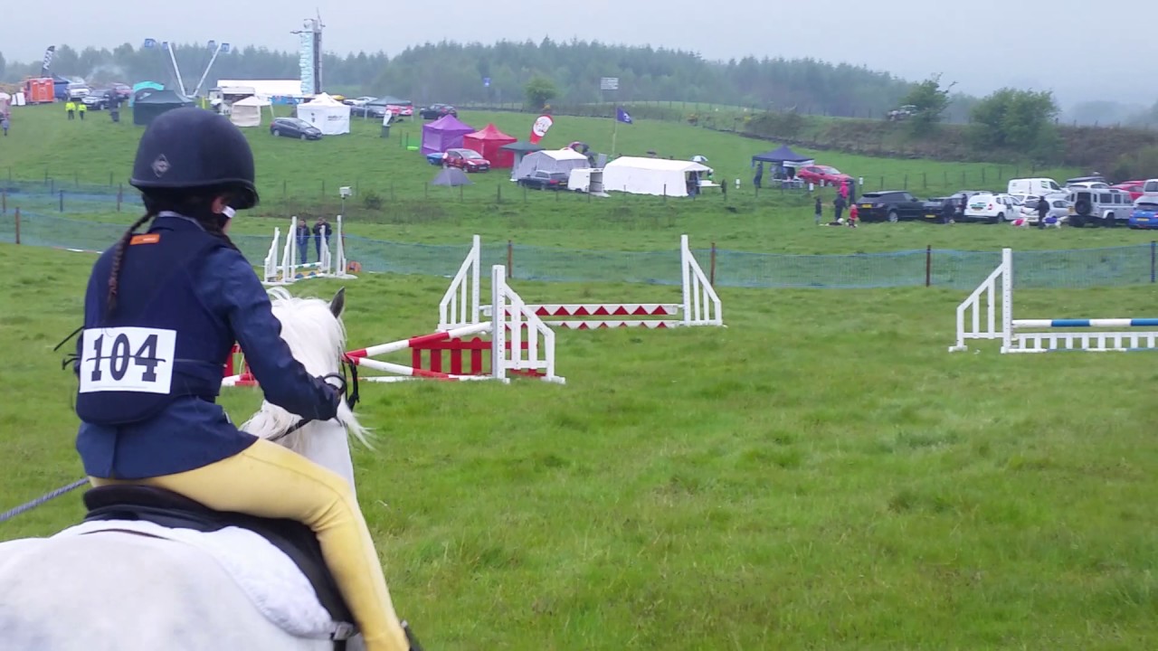Kilmacolm show 55cm - YouTube