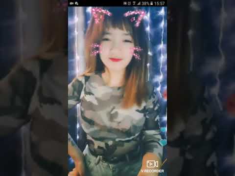 20190523 em teen khoe vú to bigo