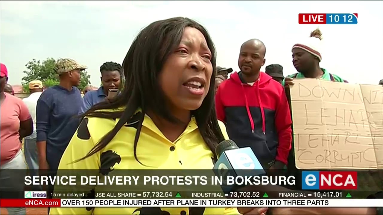 Service delivery protest in Boksburg - YouTube