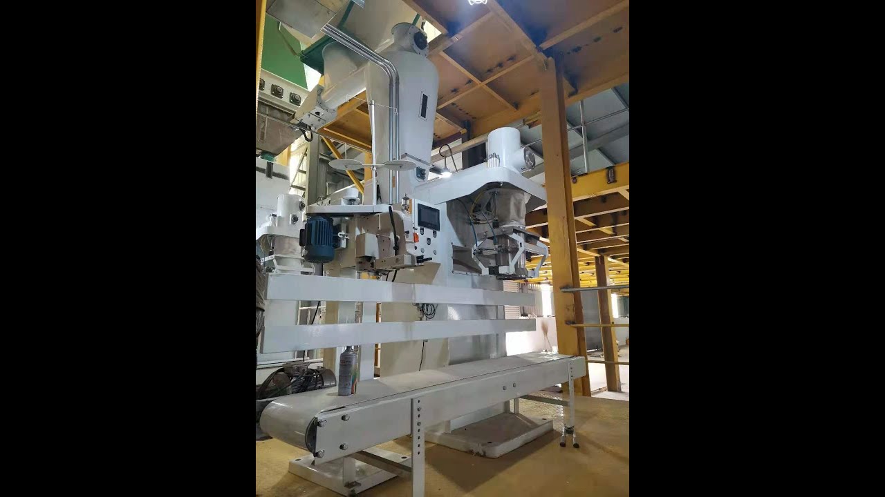 WHEAT FLOUR BAGGING MACHINE - YouTube